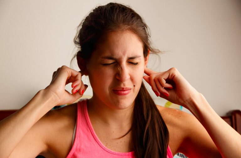 Geluidsoverlast in huis oplossen met deze tips
