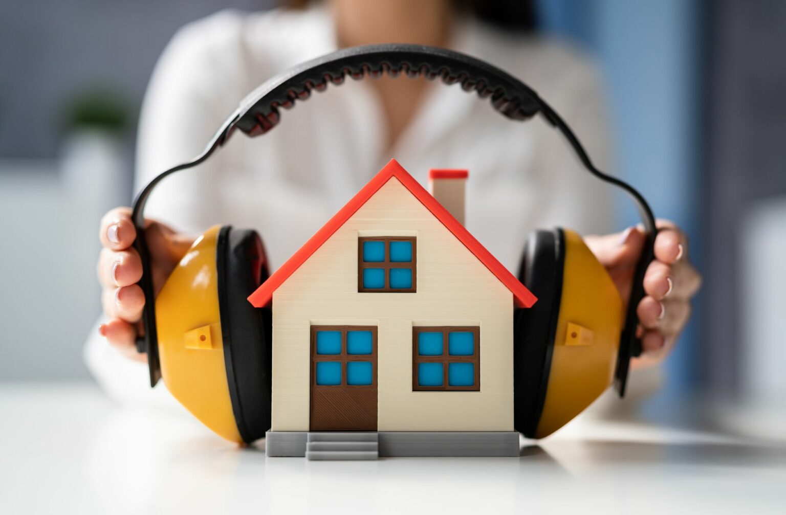 Geluidsoverlast in huis oplossen met deze tips